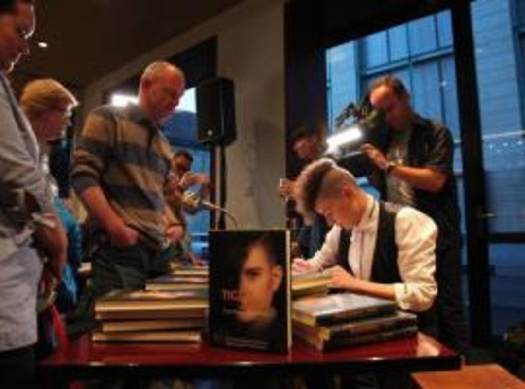 Lucas Fischer: Lesung aus dem Buch 'Tigerherz' und Gespräch mit Franco ...